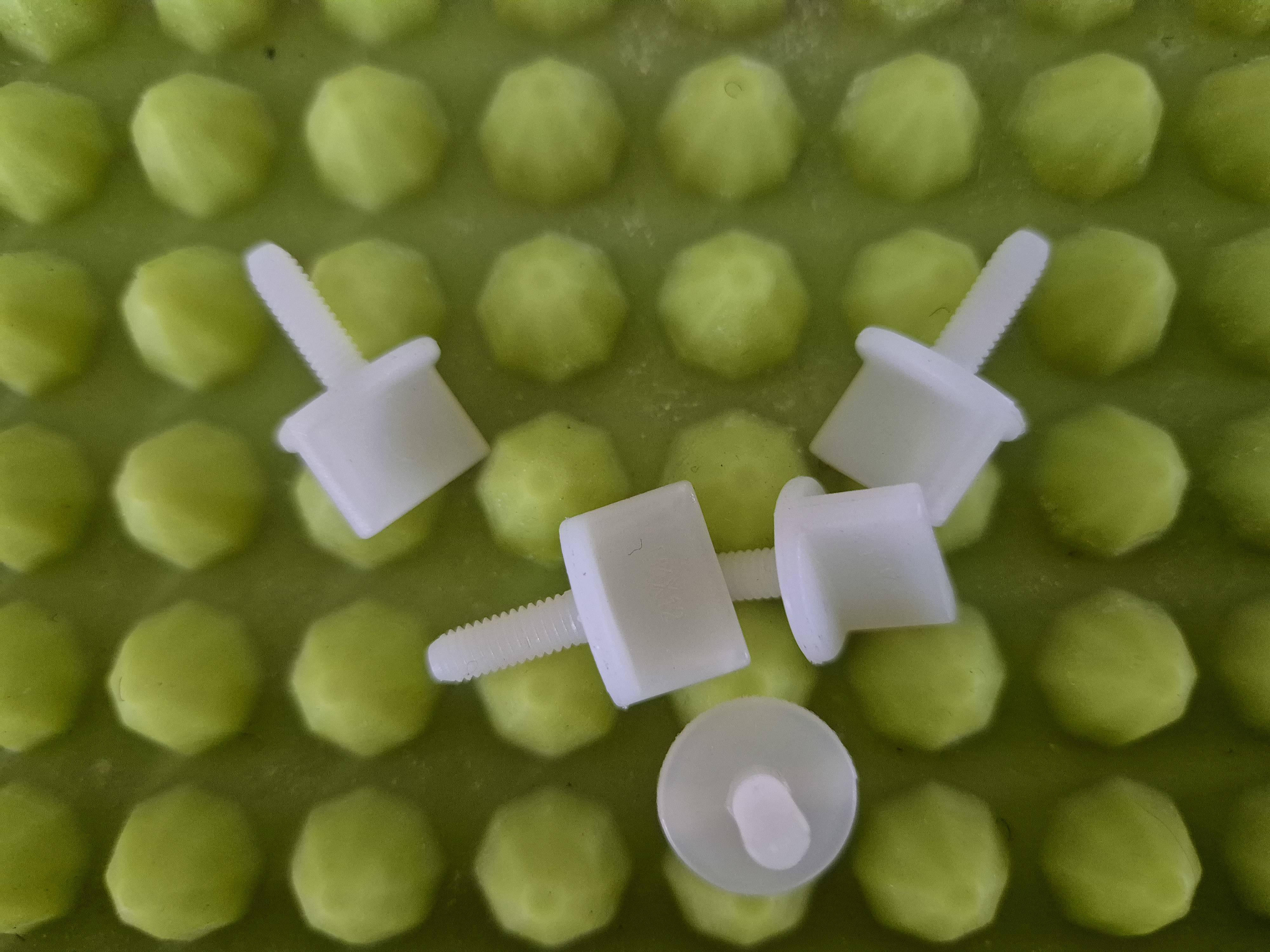 Nylon M3 wing retention bolts