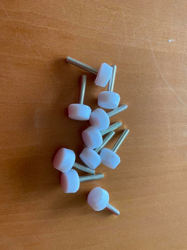 Wing retention bolts