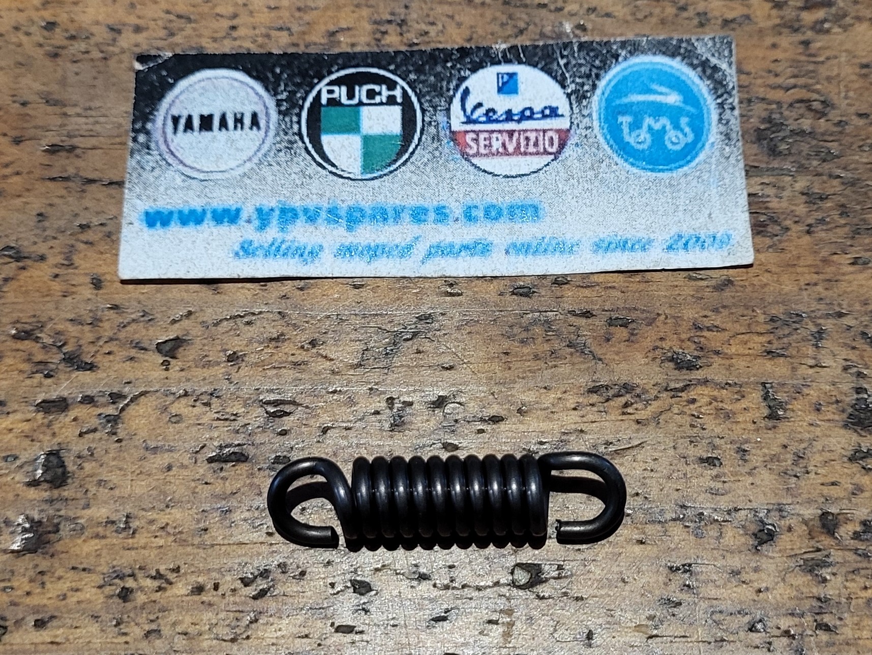 Brake shoe spring 31mm total length.