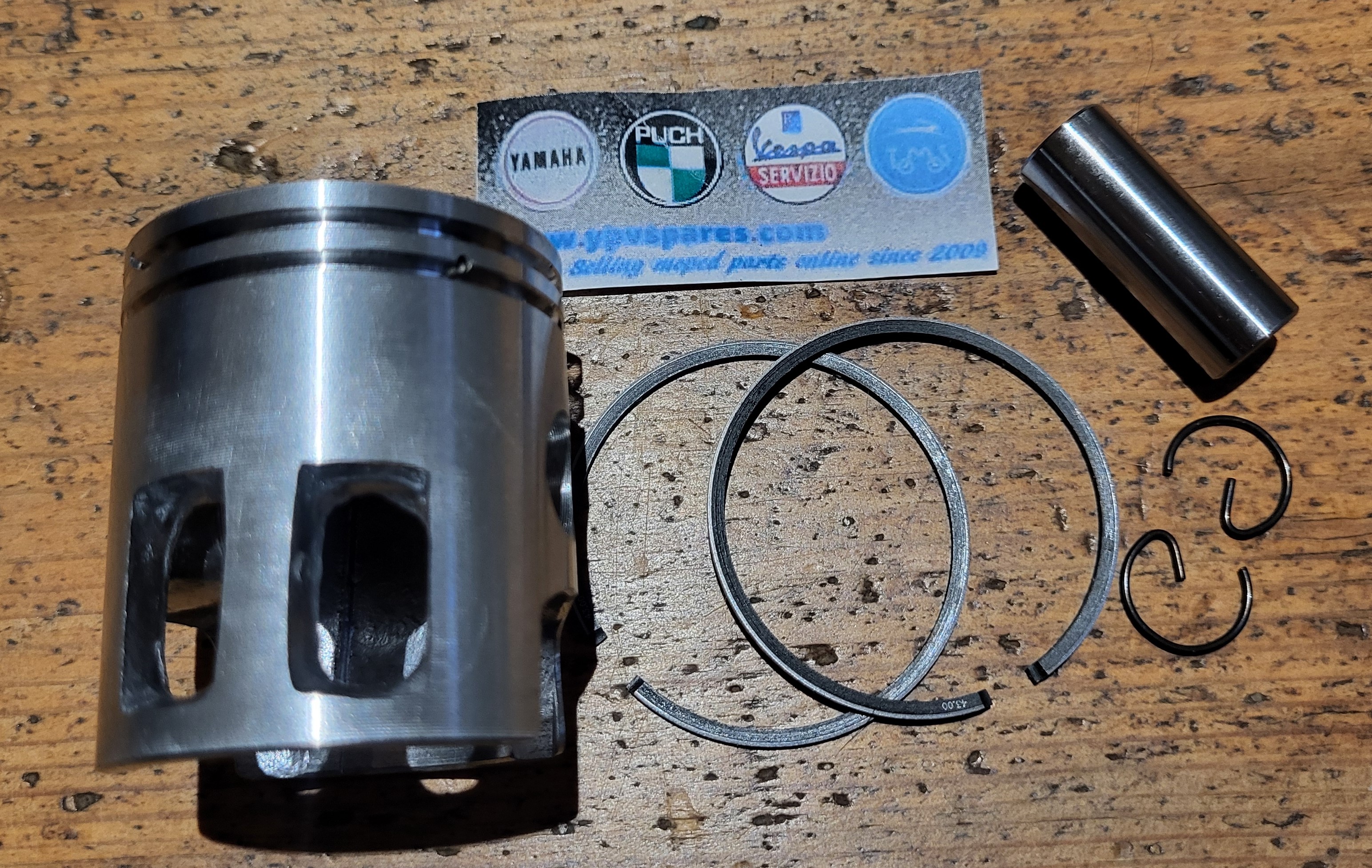 FS1/FS1E/RD/DT 43mm piston kit (with windows)