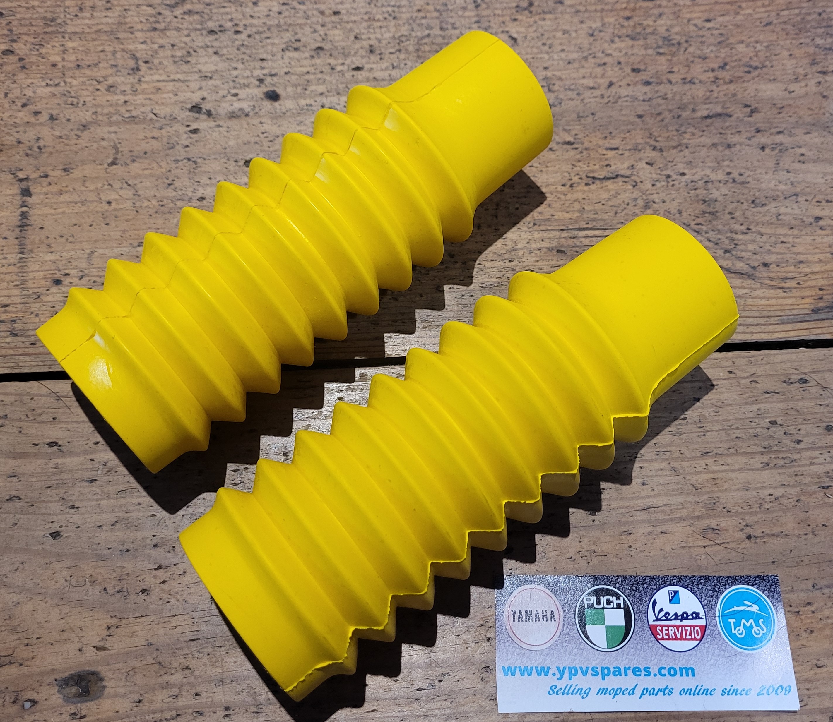 Yamaha FS1 yellow fork gaiters