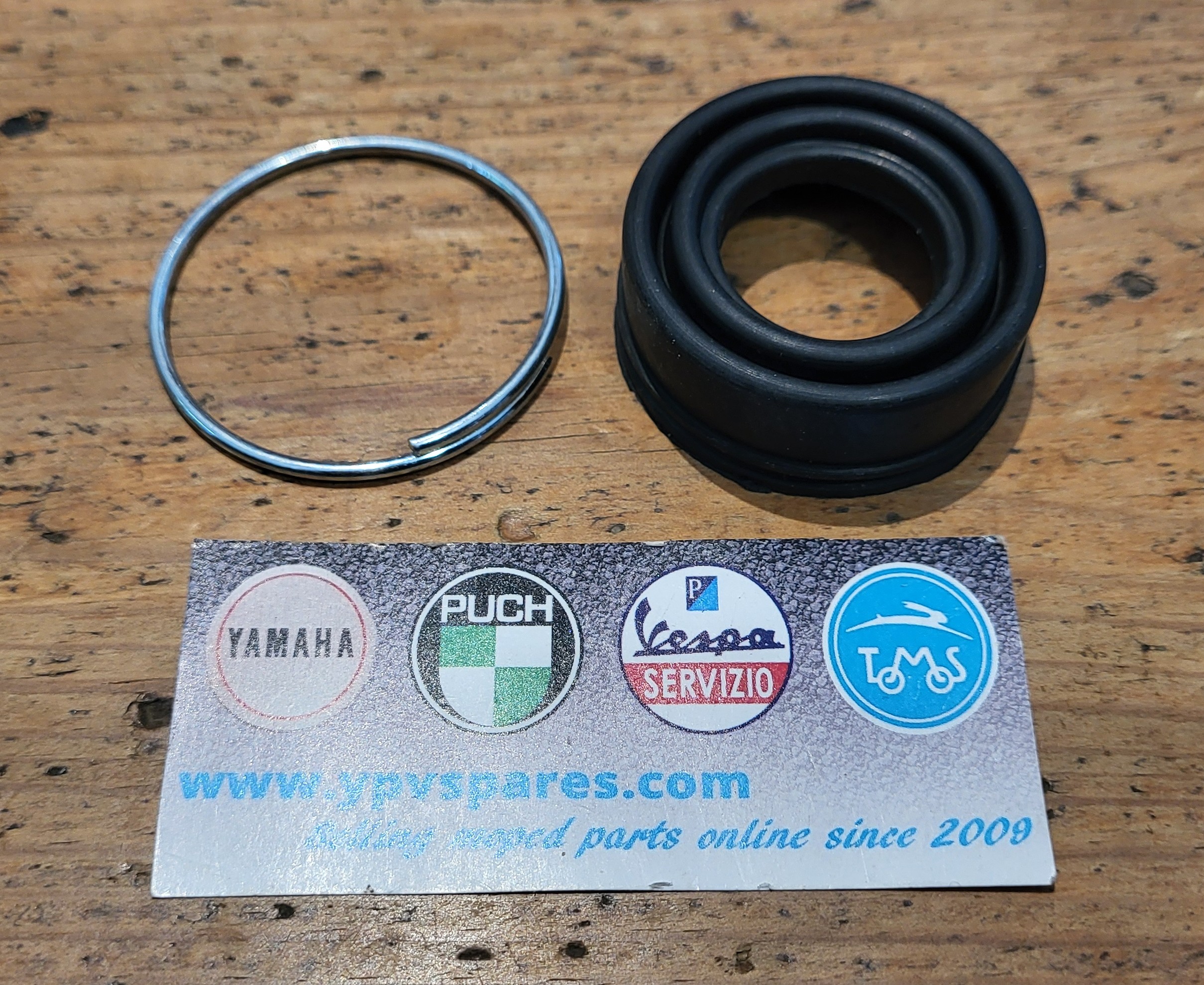 FS1E brake caliper rubber dust seal and clip