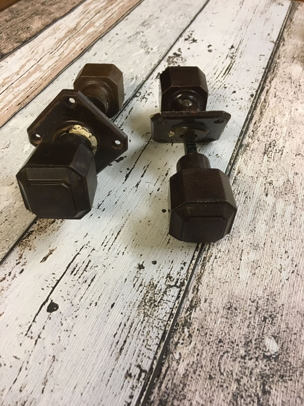 PAIR OF ORIGINAL 1930s BAKELITE DOOR KNOBS