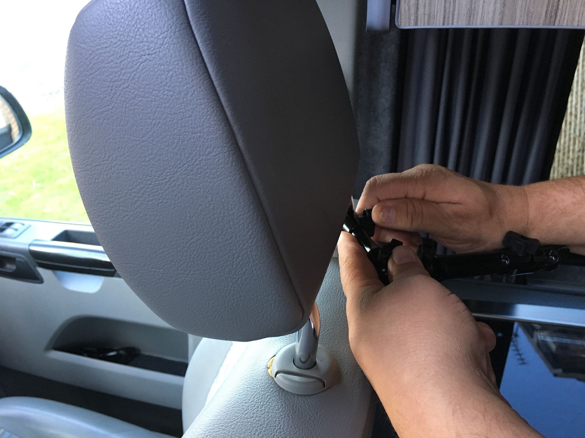 TV/Monitor Headrest Mounting Bracket