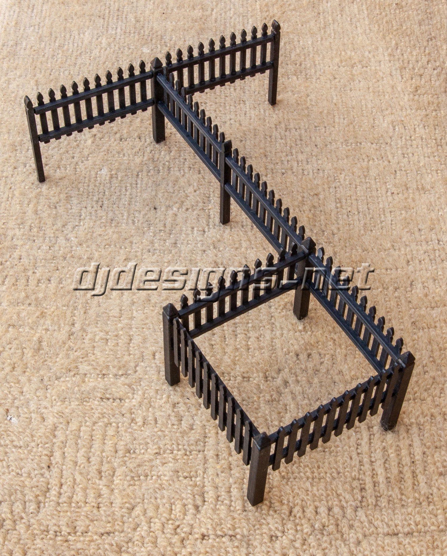 G Scale fence T post