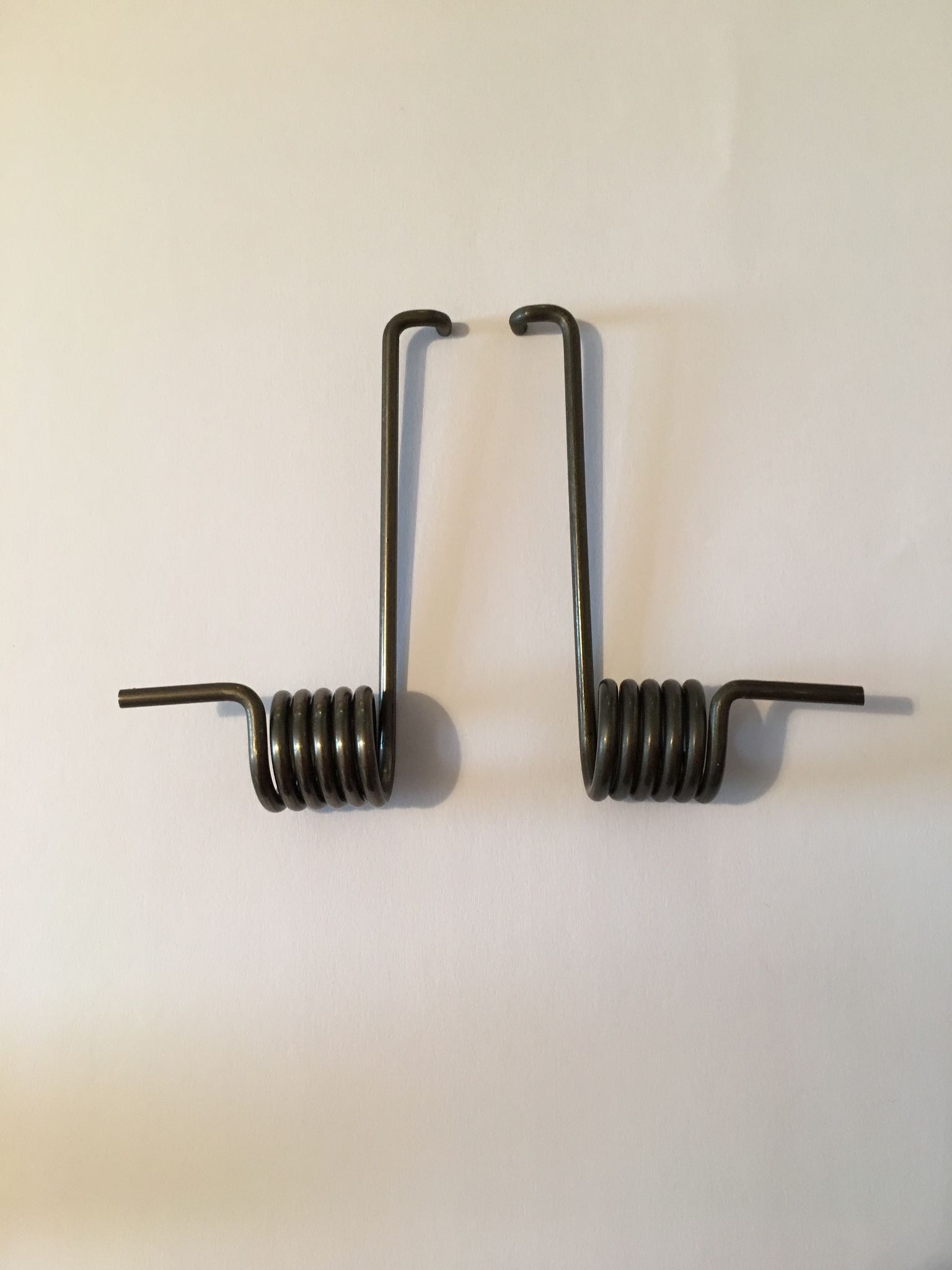 Lid Spring Kit for Hettich Universal 32R Centrifuge.