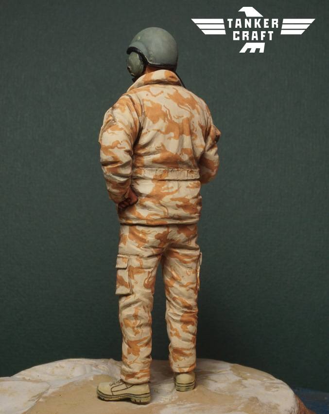 1-16-modern-british-tank-commander