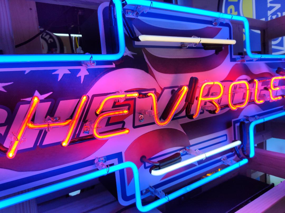 Chevrolet Neon Sign / USA Chevy Signs