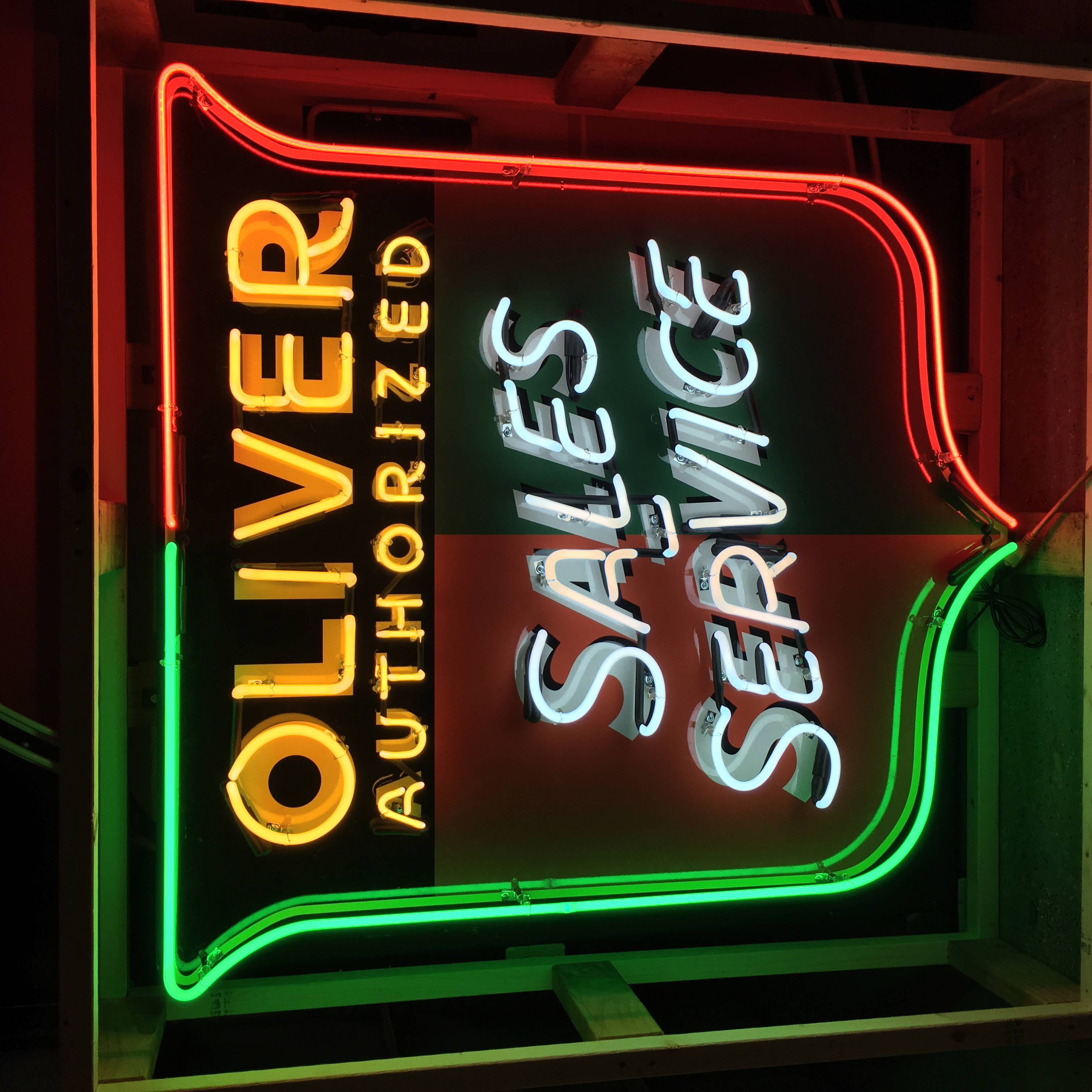 Oliver Sales & Service Neon Sign / Oliver Neon Signs