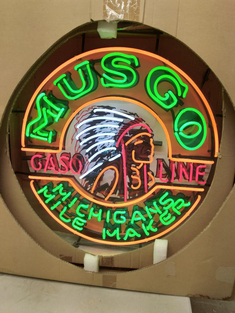 Musgo Neon Sign / Indian Signs / Gas Pump / Neons / Man Cave / Garage Light
