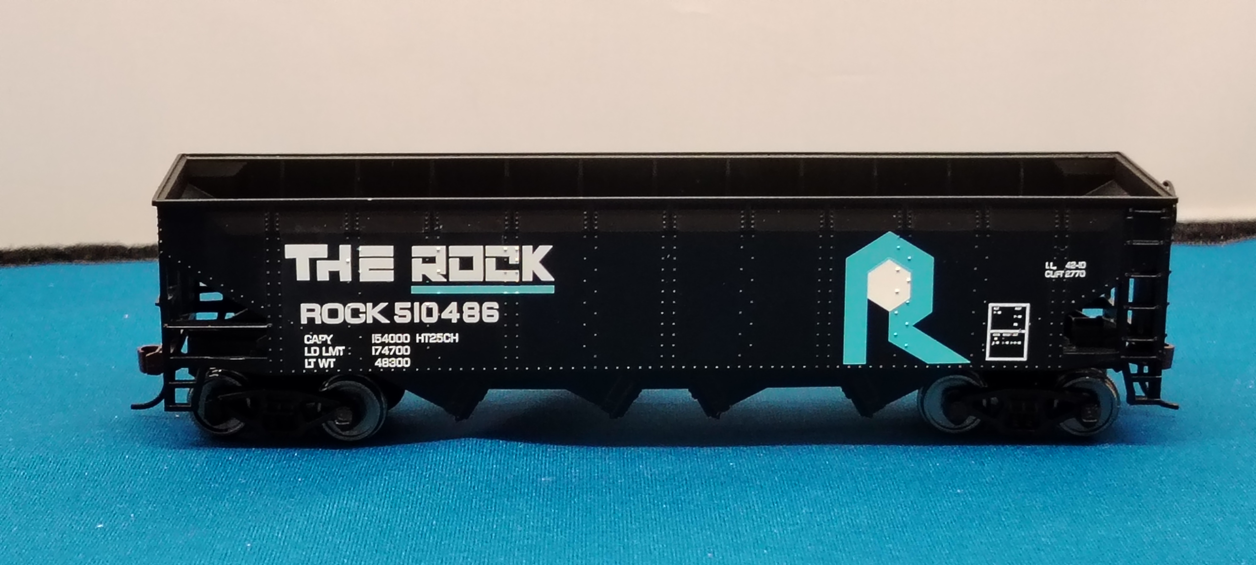 Walthers Train line HO. 931-1423 Open Hopper The Rock