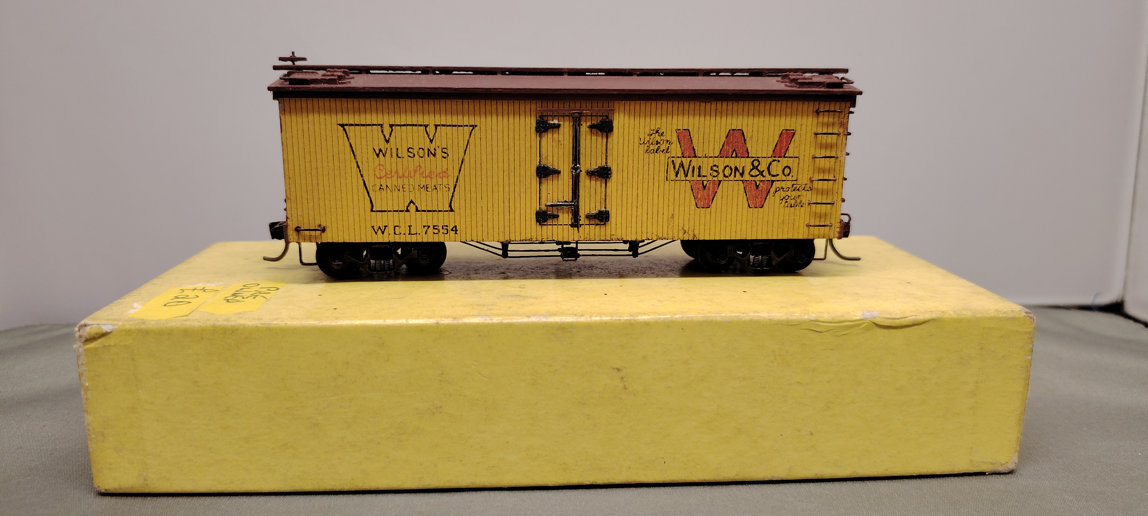 Pre owned HO. Mainline models 36ft refrigerator car Wilson meats