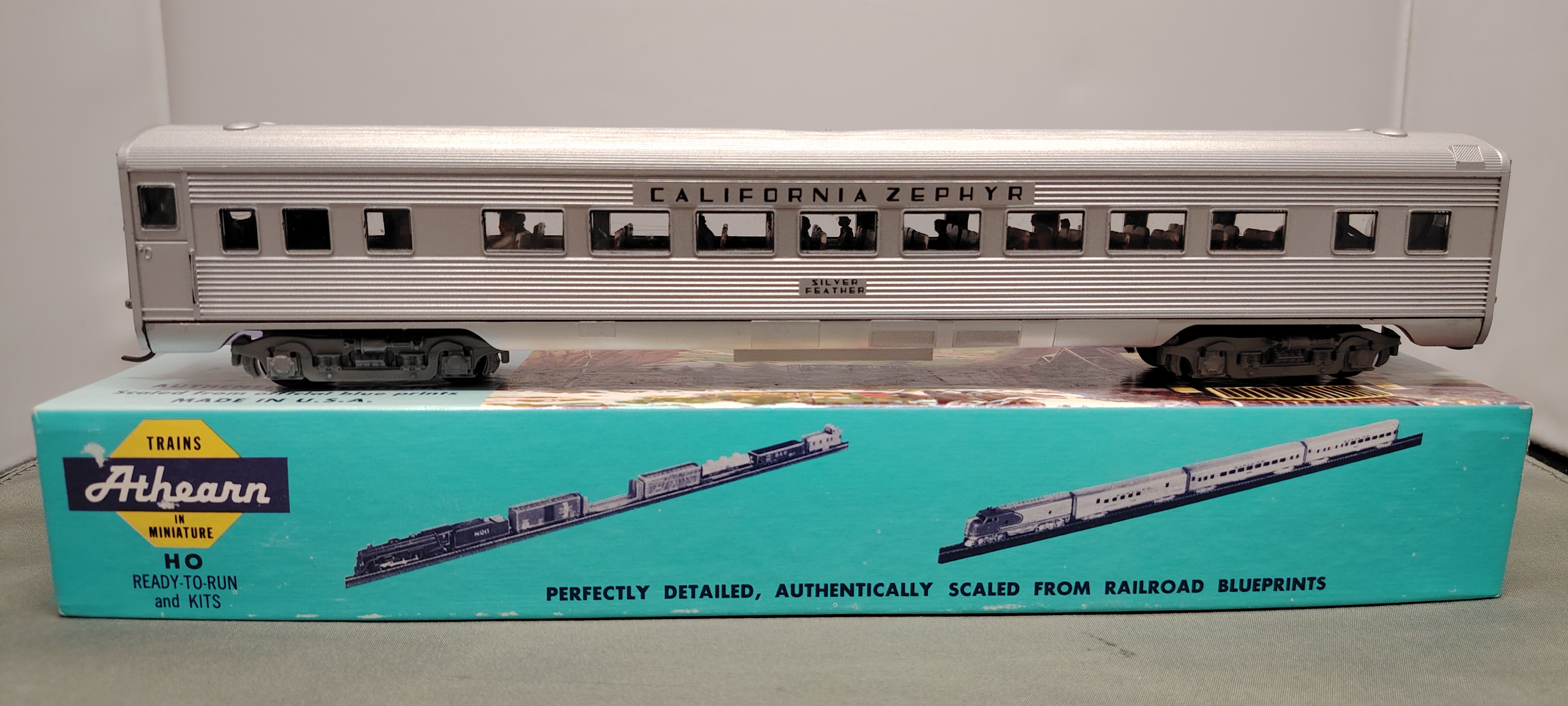 Pre owned Athearn HO. POMB19 streamline coach California Zephyr silver ...