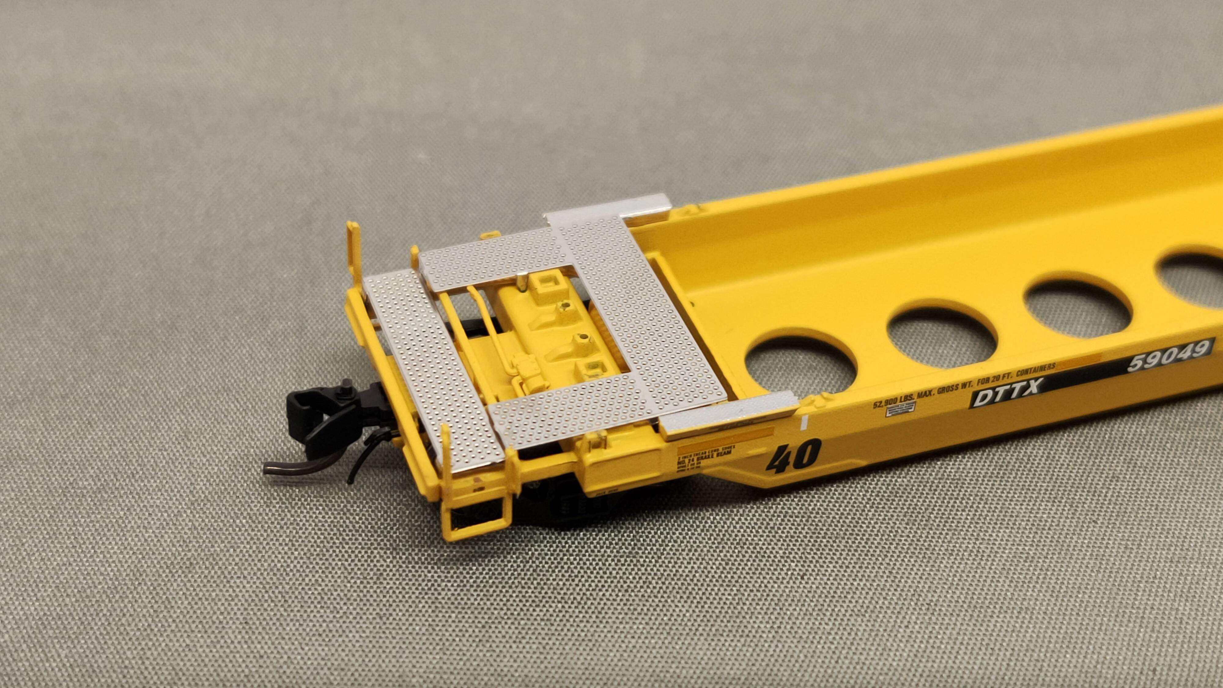 Atlas N Scale. 40' rebuilt well car TTX forward thinking #59049