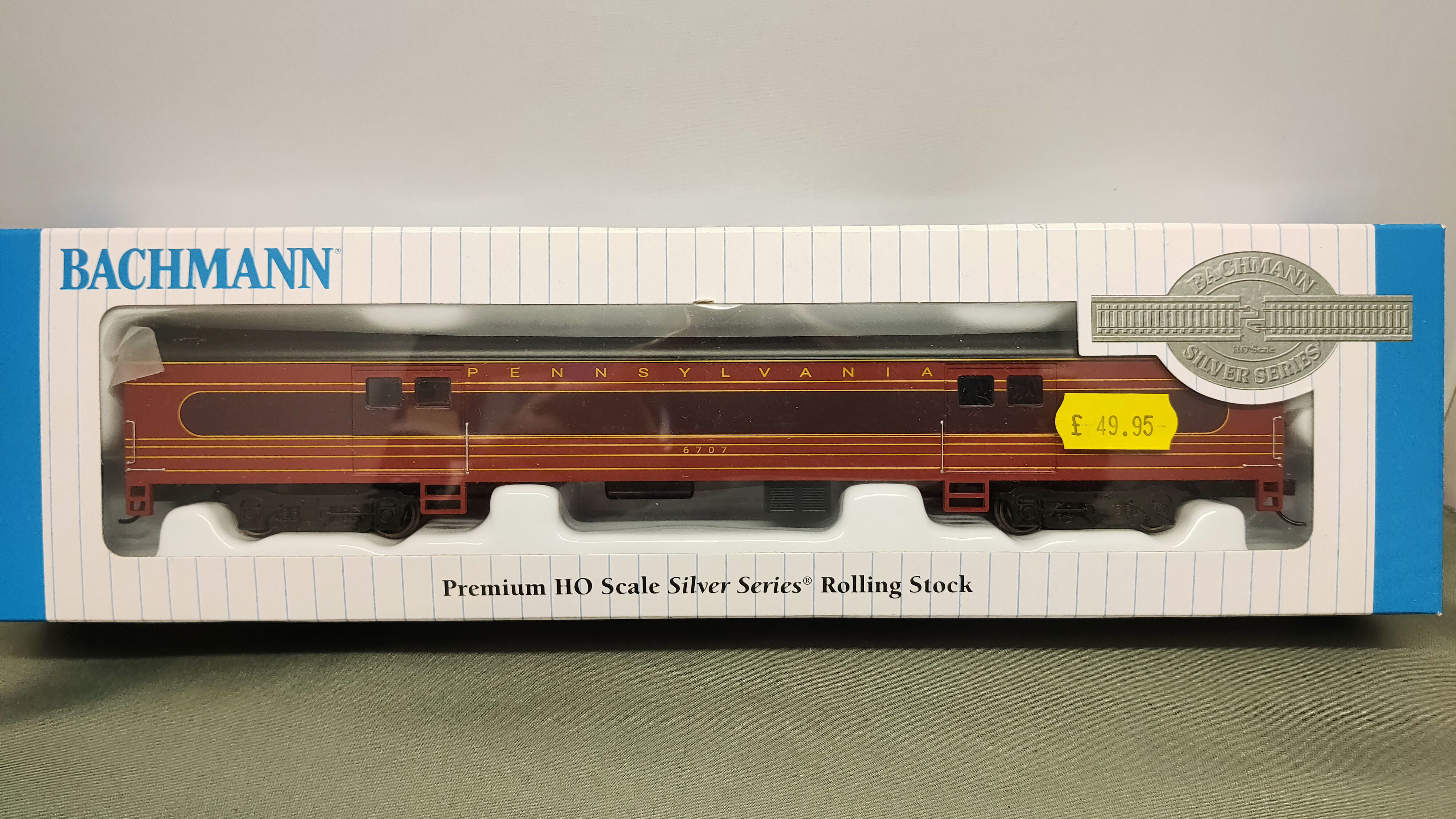 Bachmann HO. 72ft smooth side baggage car PRR #6707