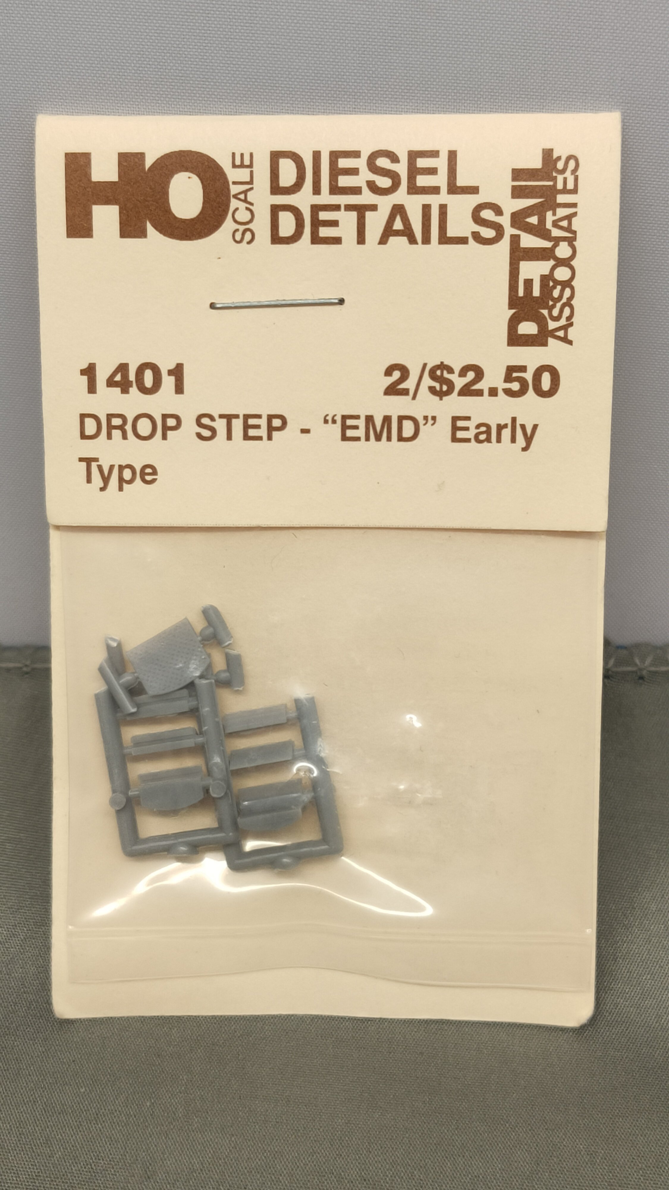 Details Associates HO. Drop Step EMD early type