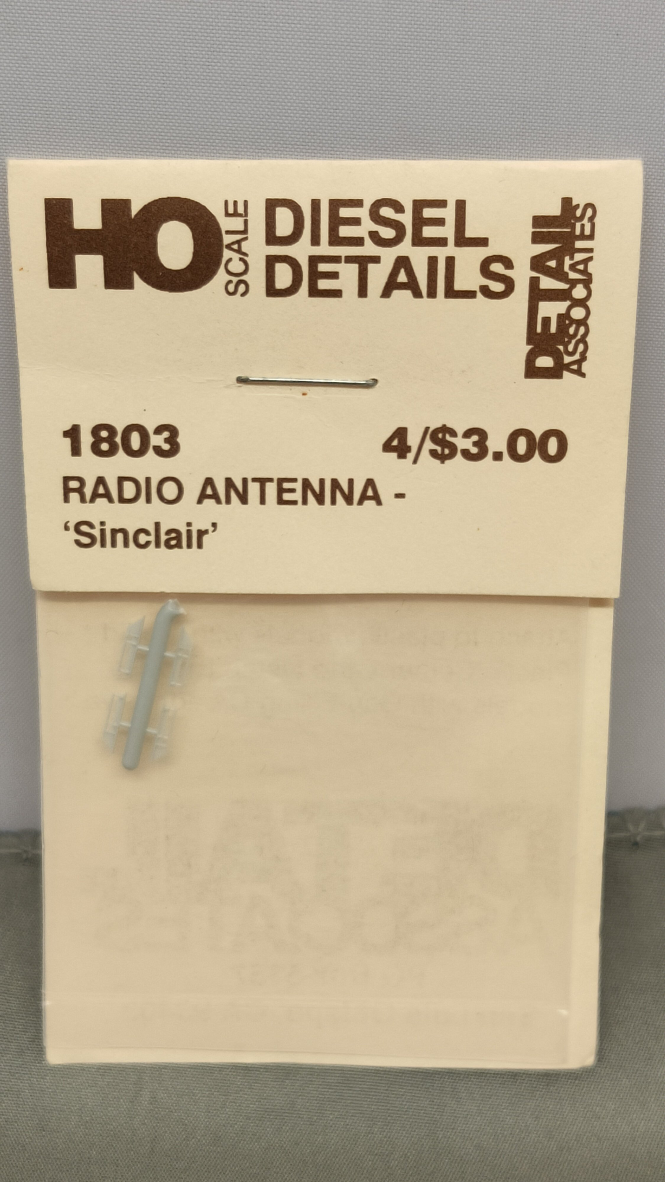 Details Associates HO. Radio Antenna Sinclair type
