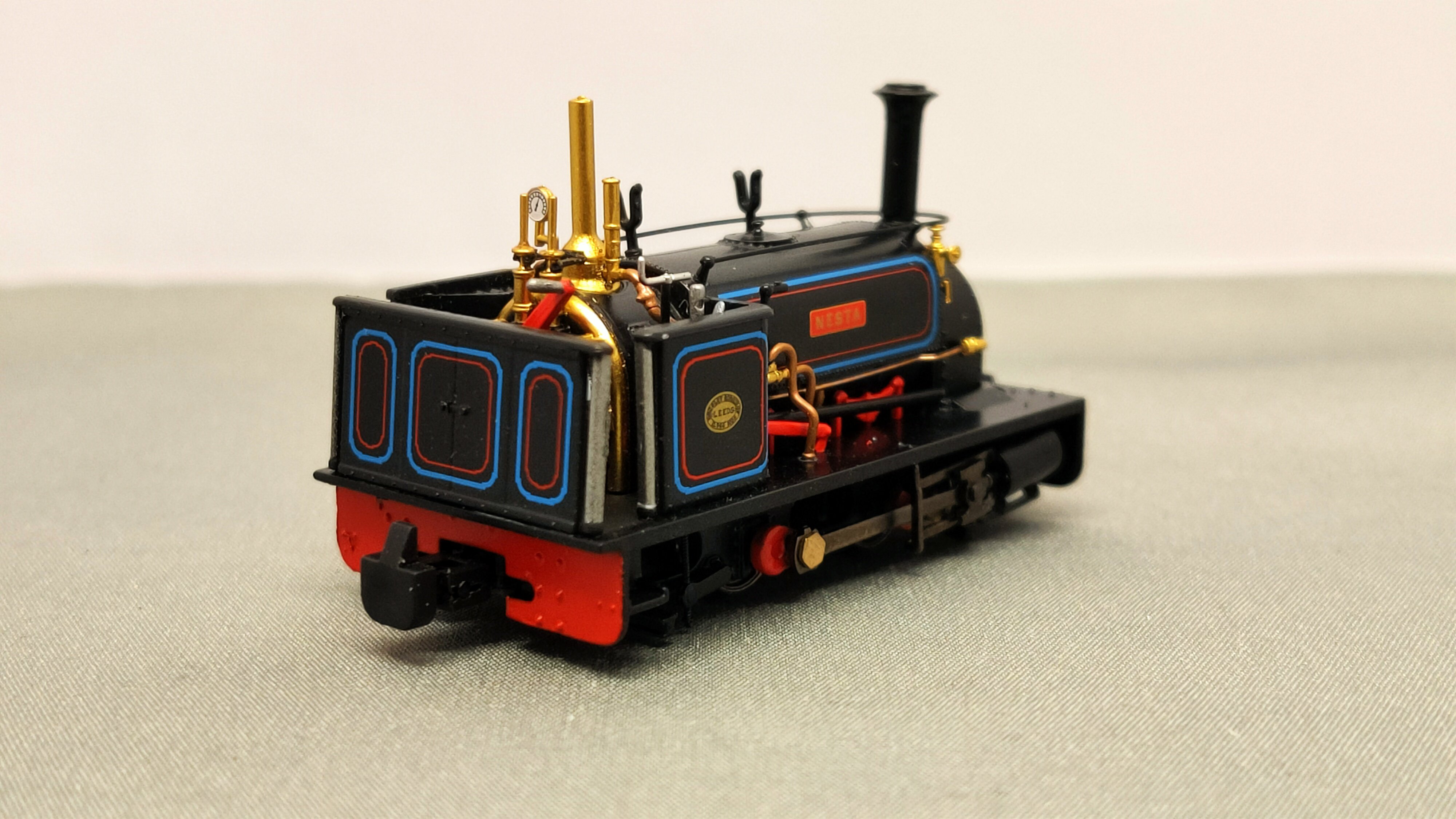 Bachmann Narrow gauge 009. Quarry hunslet 0-4-0 Tank Nesta in lined black