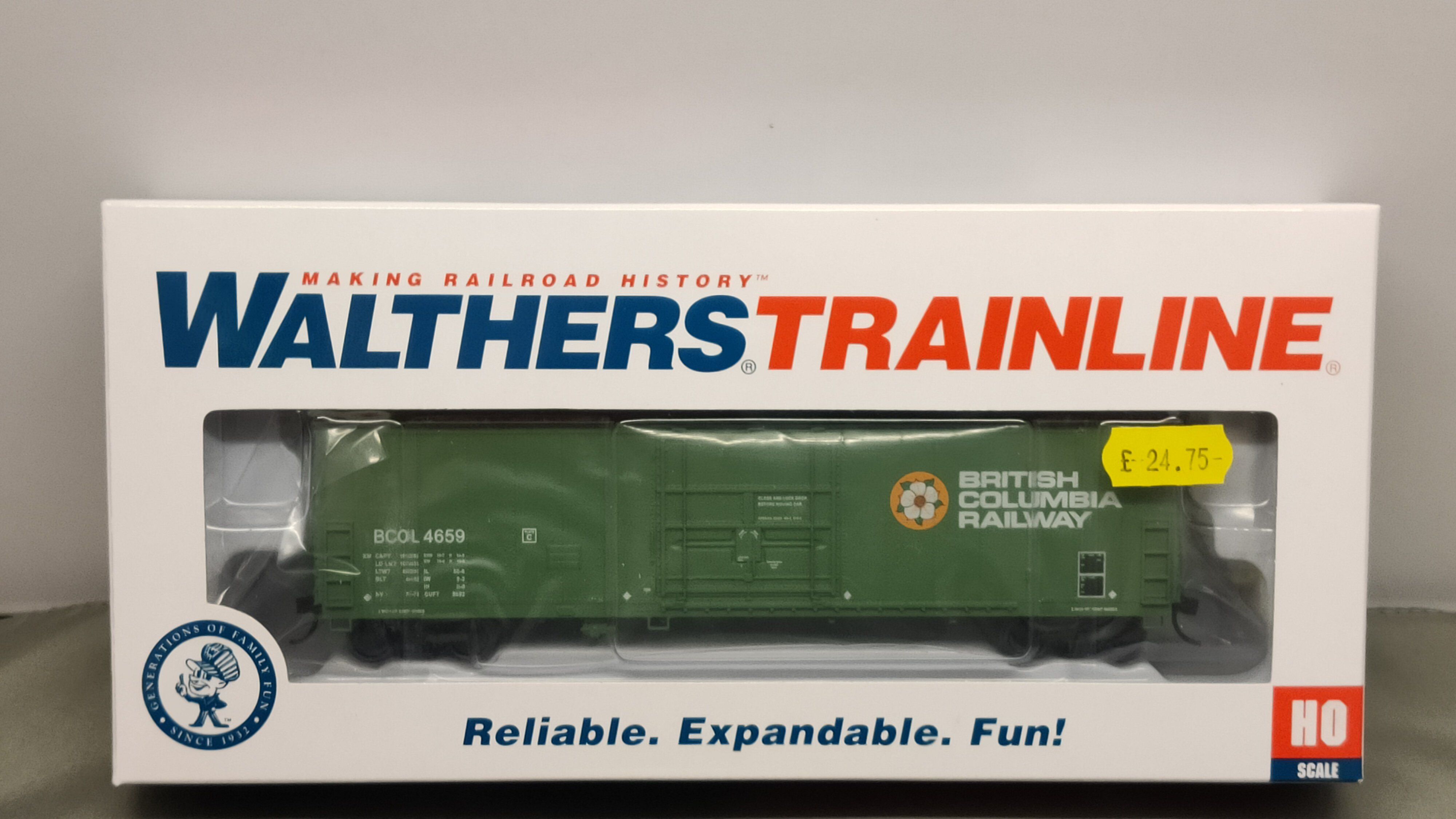 Walthers Trainline HO. Insulated Boxcar British Columbia Railway