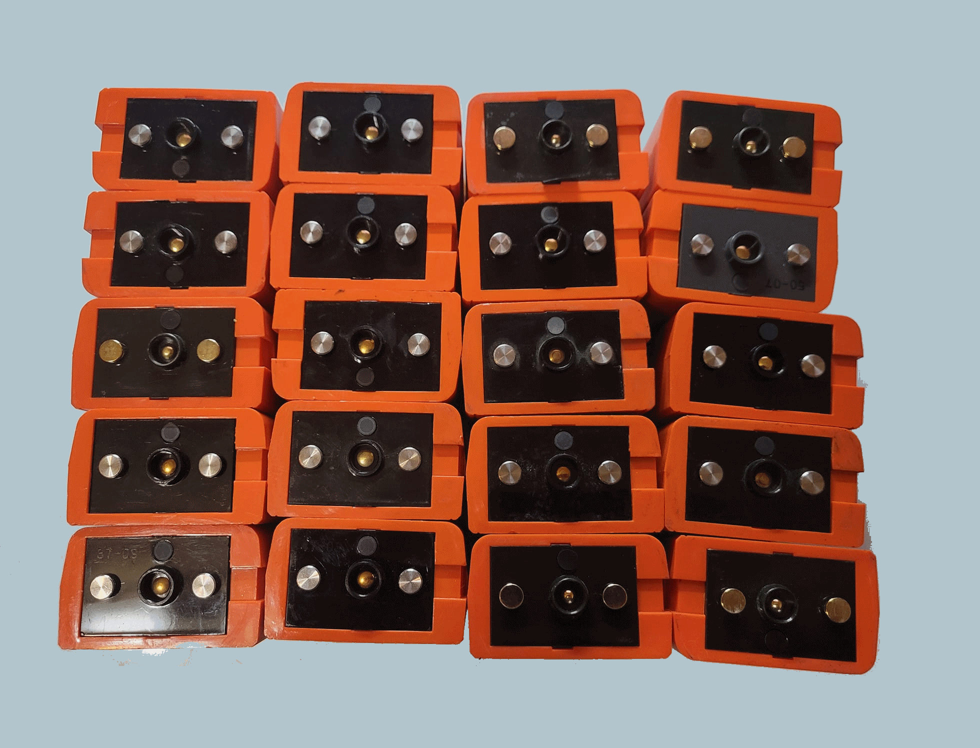 USED LAA-0139-O AA Alkaline Replacement Clamshell Holder