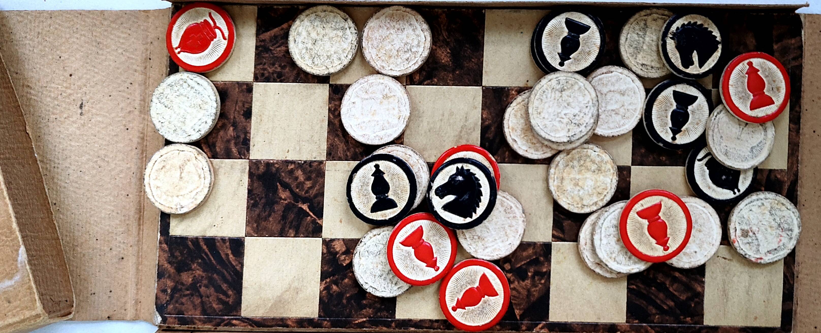 Original Wehrmacht soldiers chess WW2