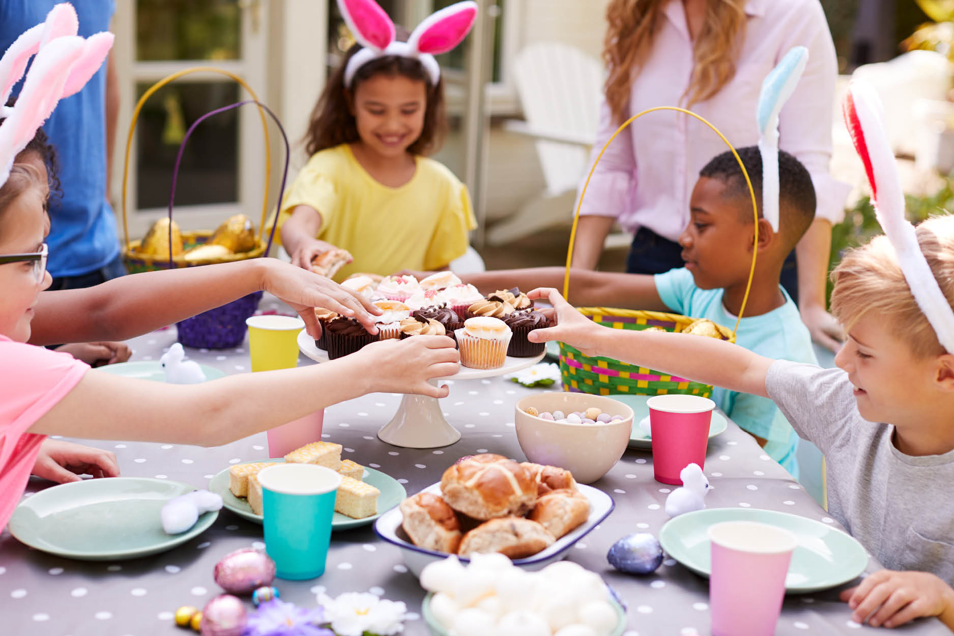 Create the perfect party bags for an Easter party