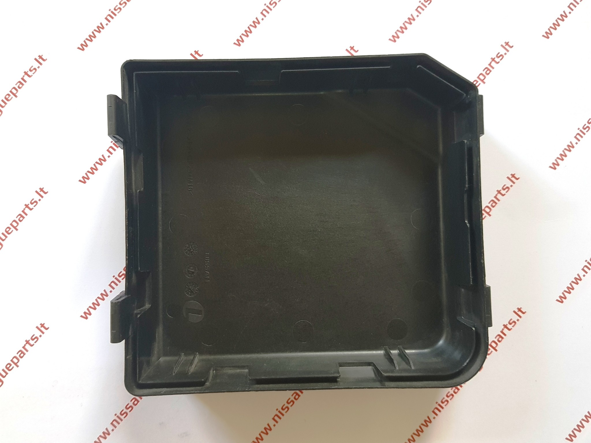 Saugiklinės, saugiklių dėžutės, dėžės dangtelis, NISSAN ROGUE 2014 - 2019