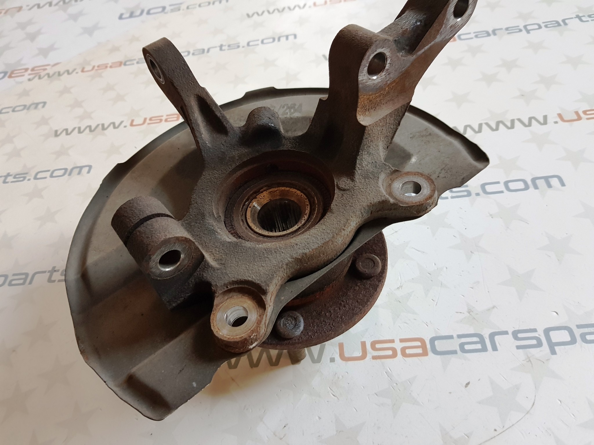 Priekinės pakabos stebulė su laikikliu, " stupica ", " ragas ...