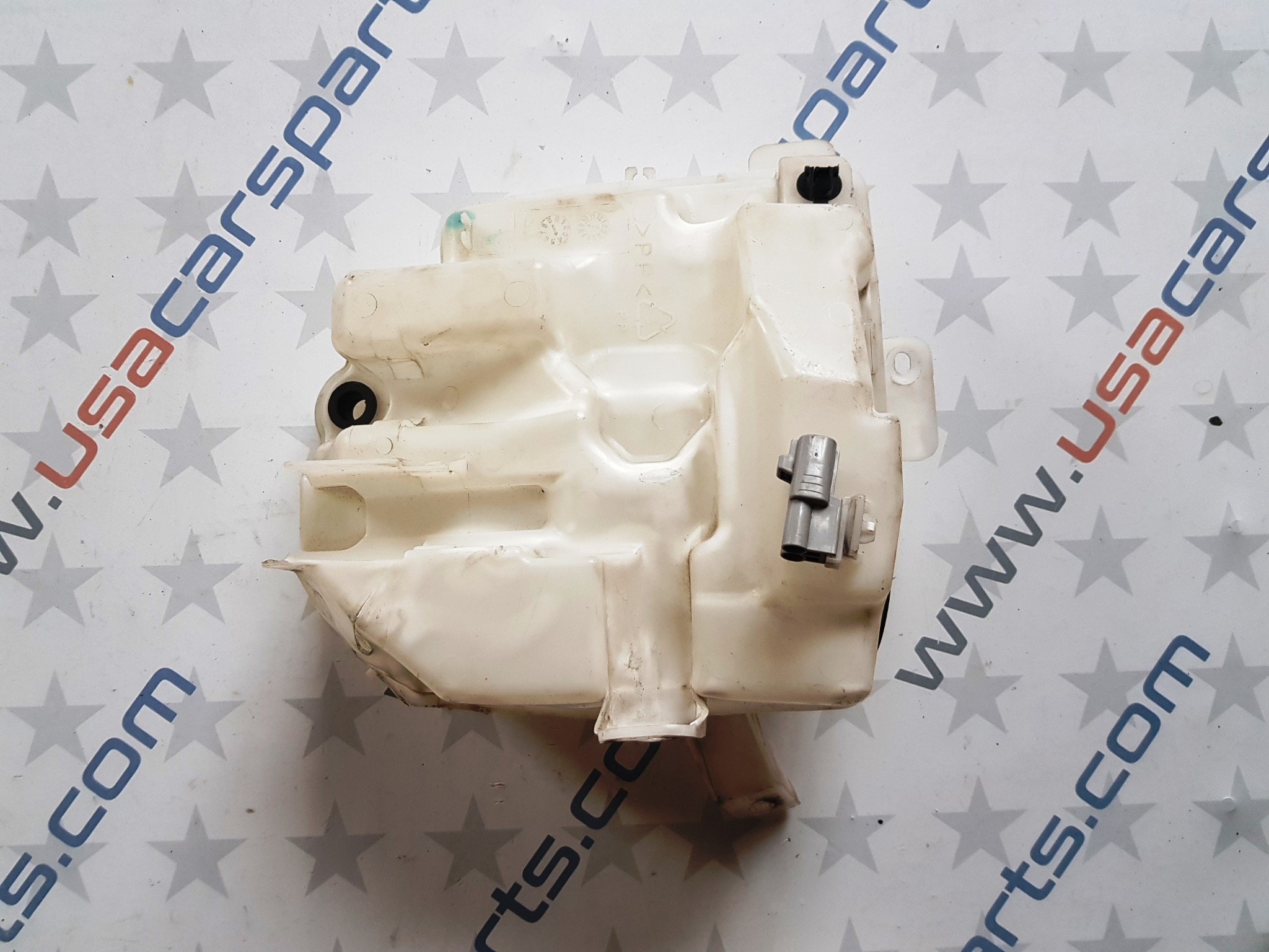 Langų apiplovimo skysčio, vandens bakelis su defektais, Washer ...