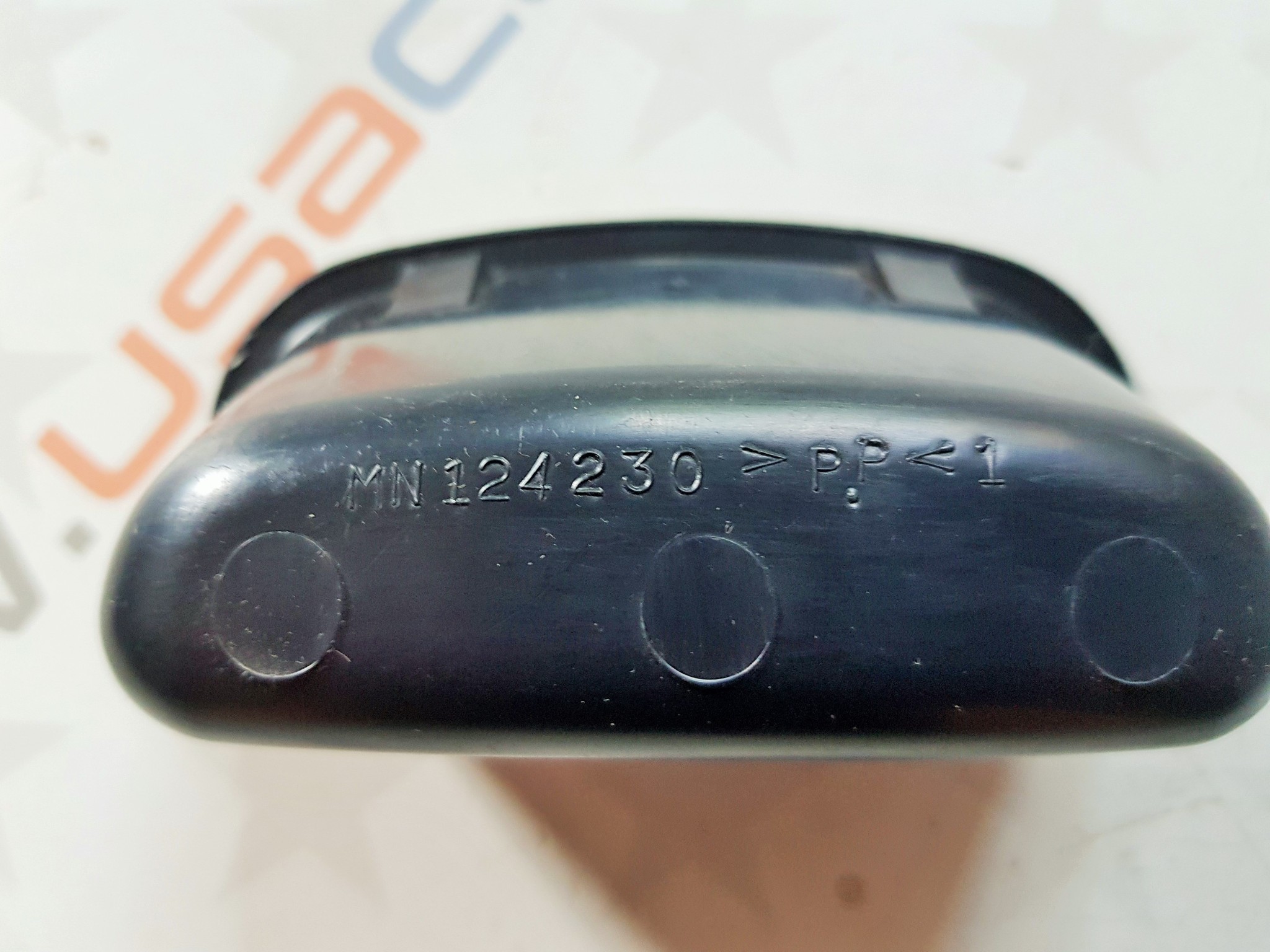 Bagažinės dangčio vidinė rankenėlė, Lift-Gate Pull Handle, MITSUBISHI ...