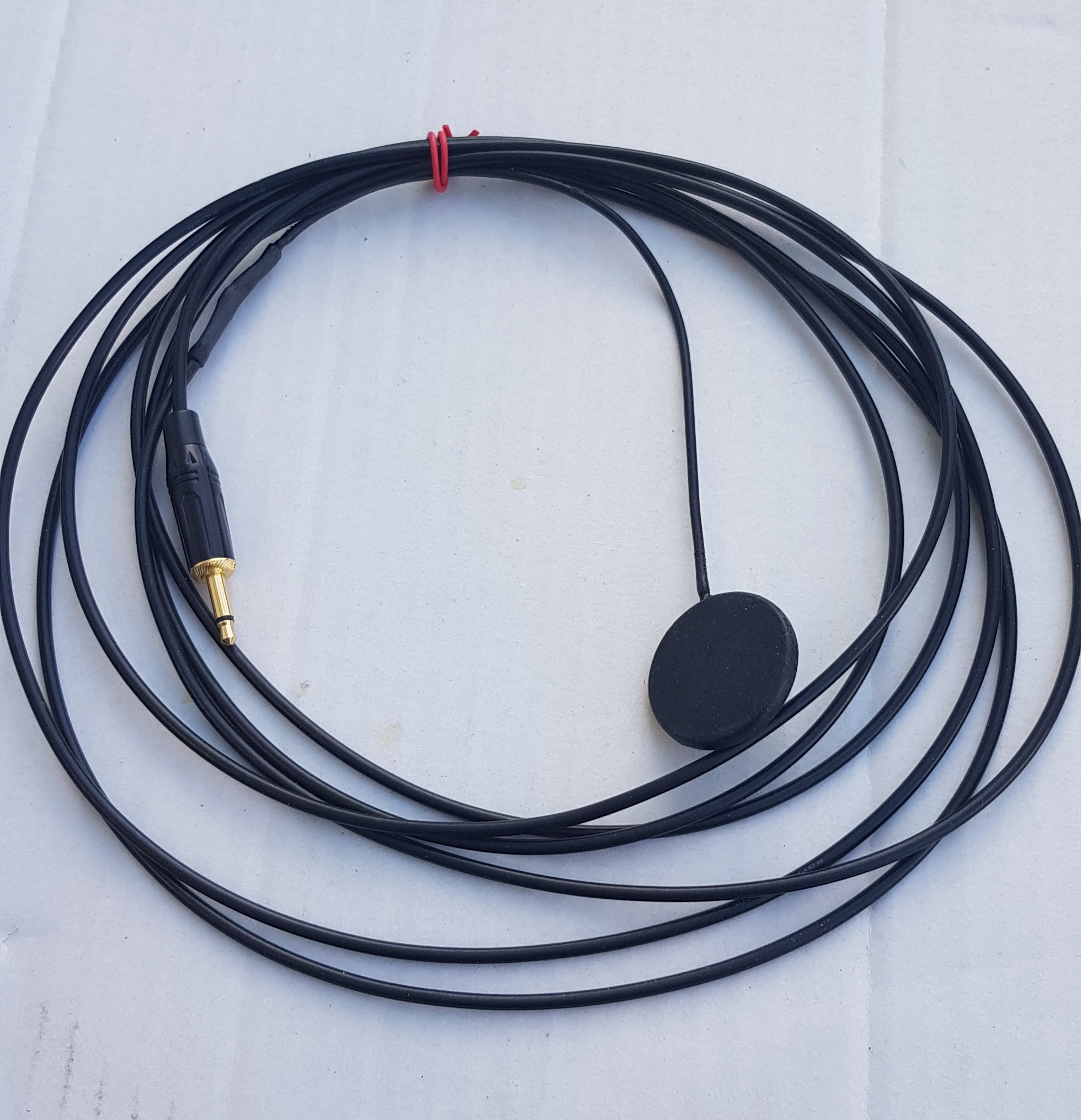 Small hydrophone for mammal listening, pool leakage detection etc.