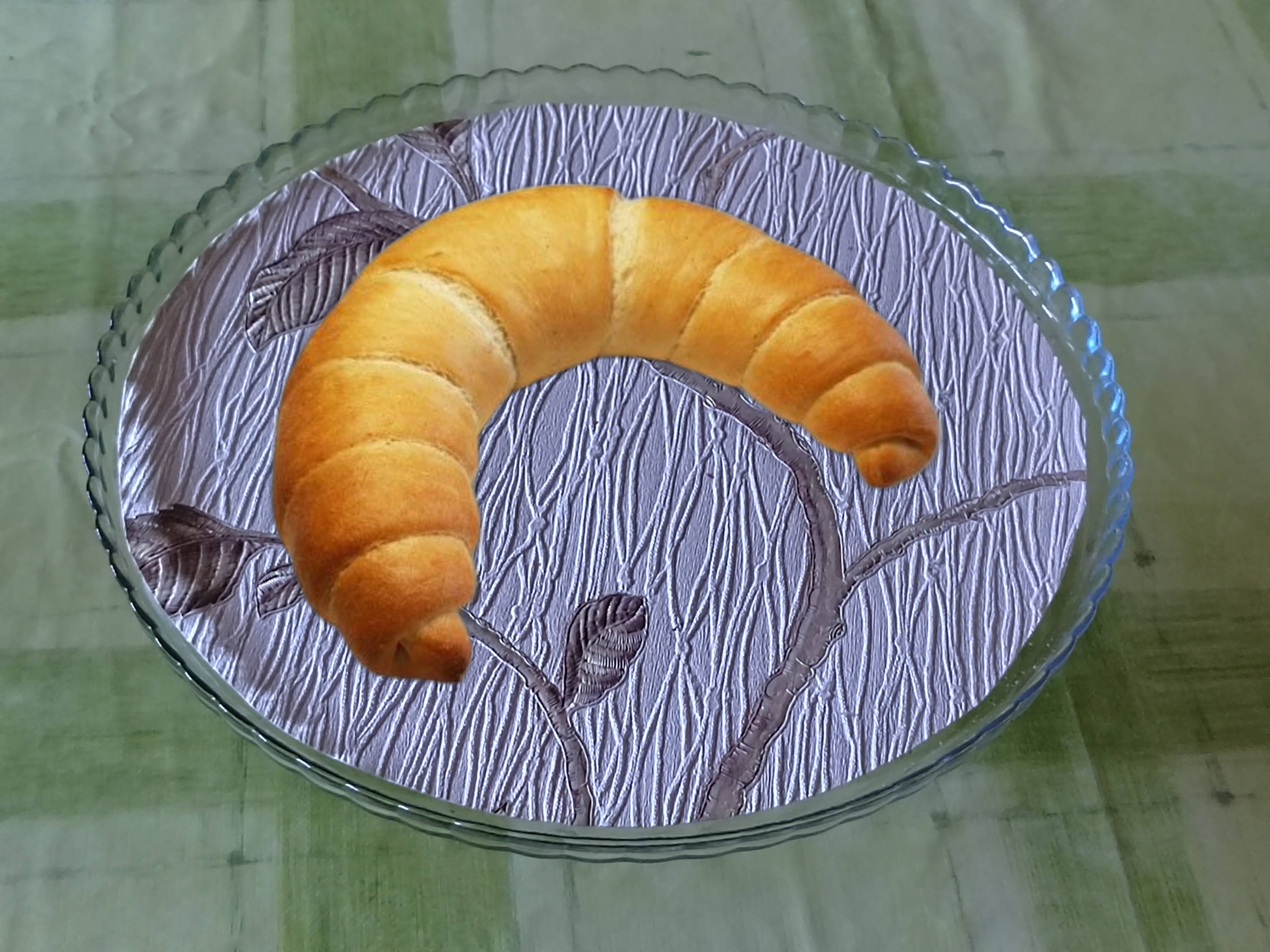 Crescent bun 10x80g. FROZEN