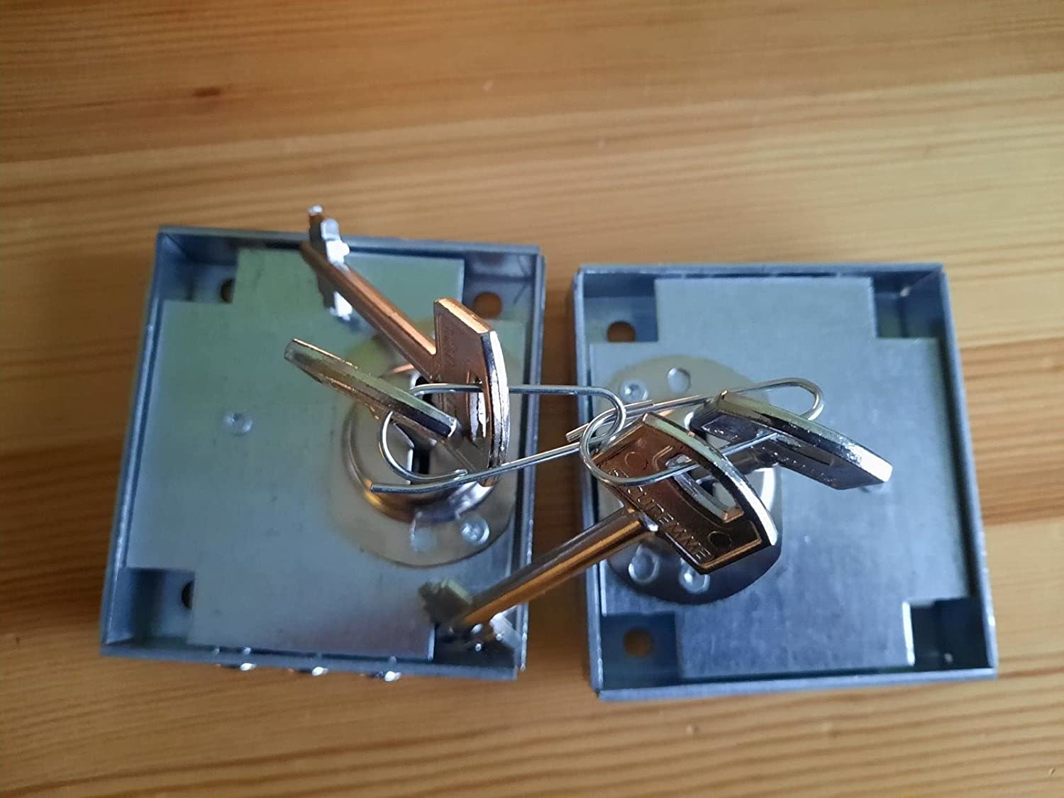 2 X Securemme SC2311 Keyed Alike Safe Locks with 4 Keys