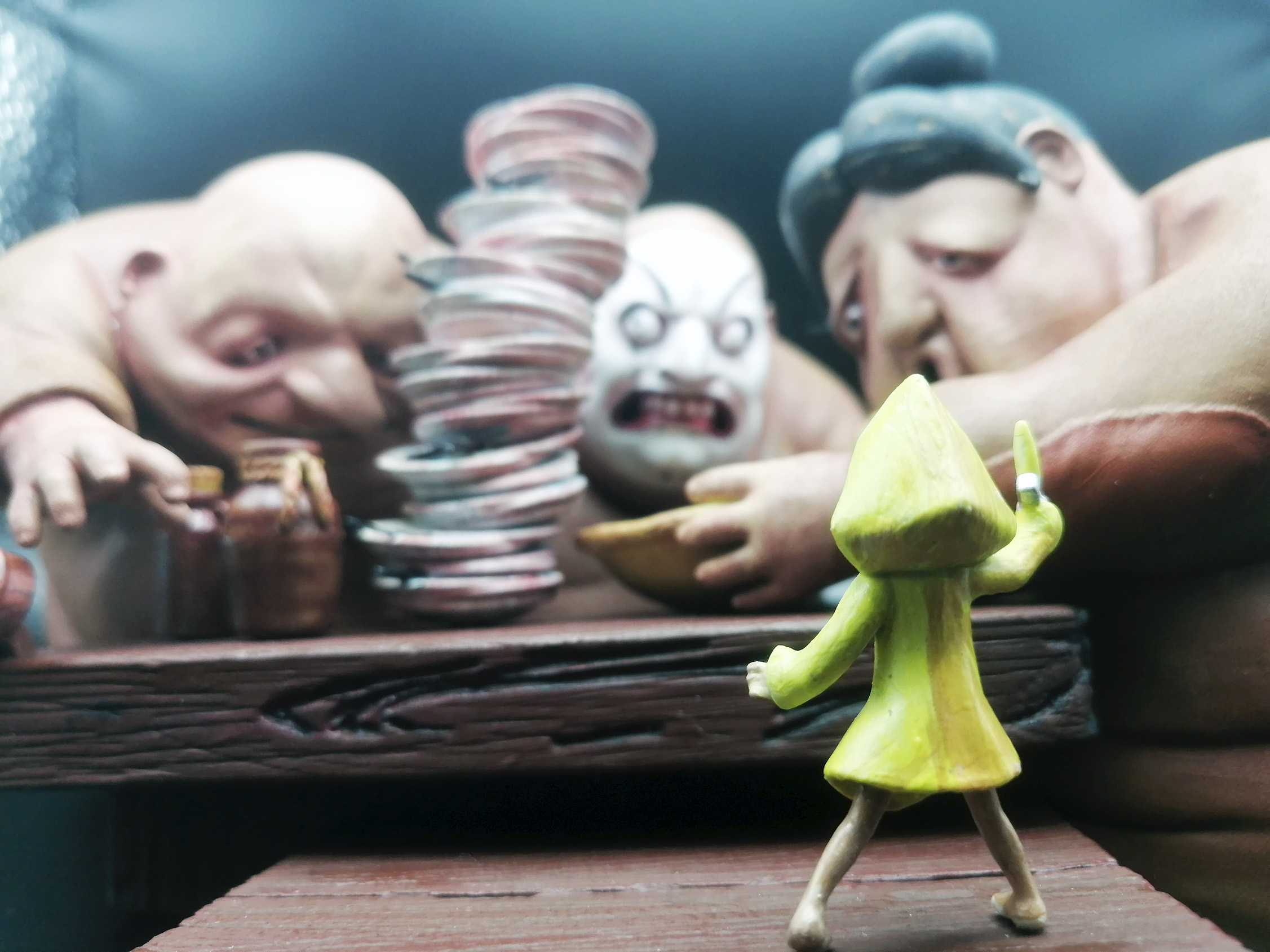 Little Nightmares box art diorama statue