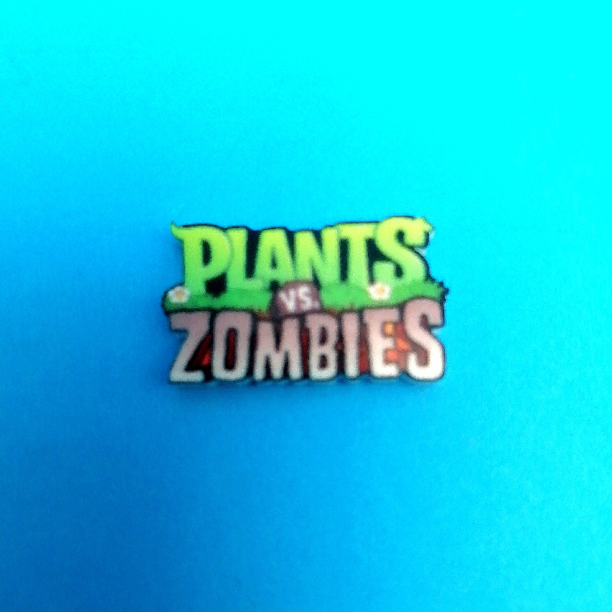 Plants vs Zombies logo pin badge