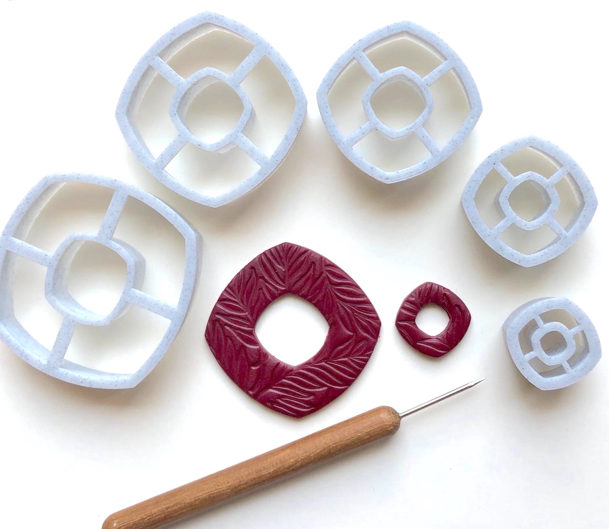SQUARE DONUT CUTTERS 2CM.