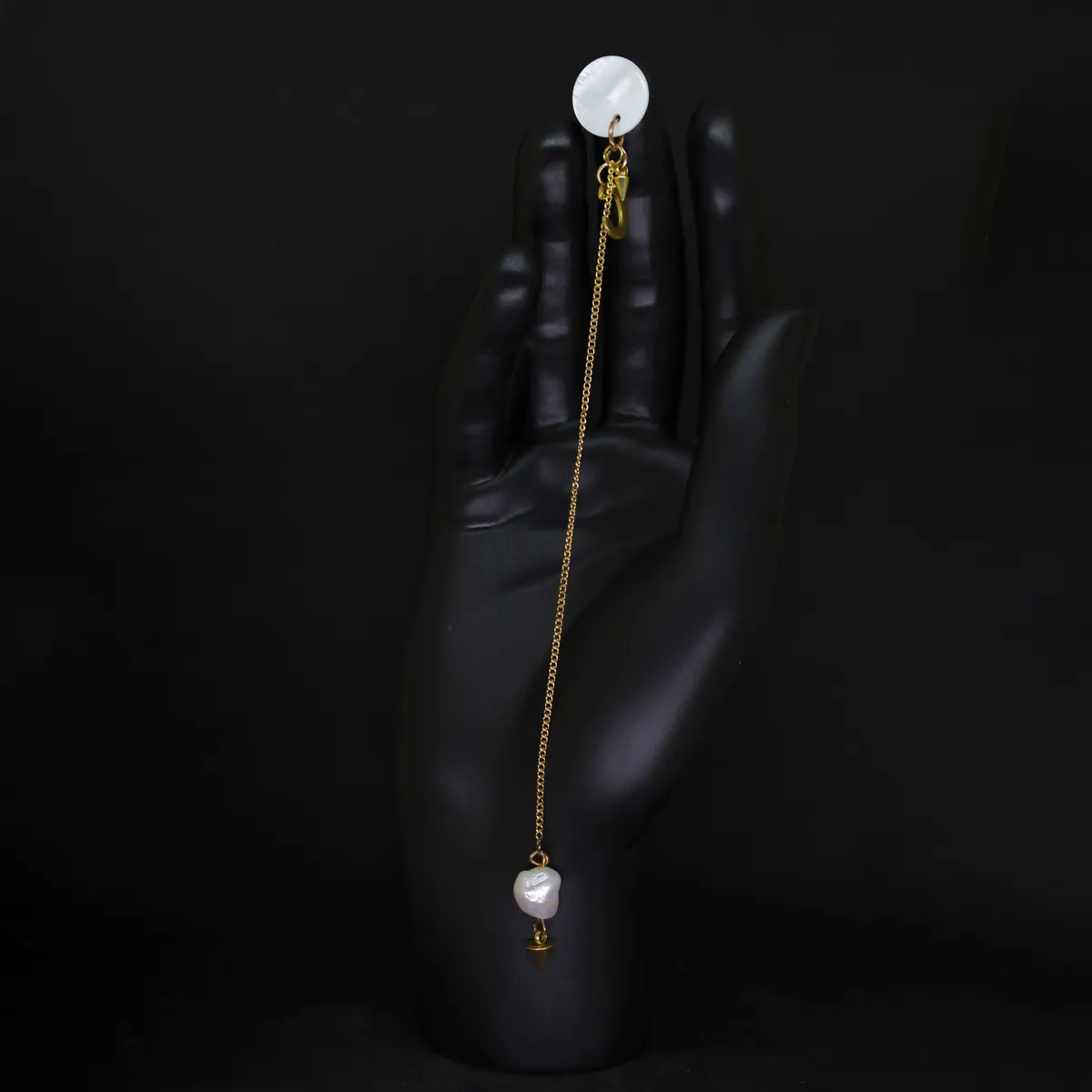 Fortuna’s Crescent Pendulum